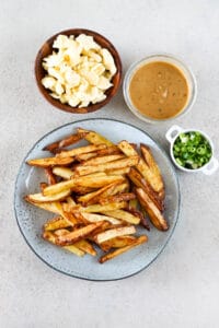 Easy Vegetarian Poutine with Homemade Gravy & Oven Fries - Hey ...