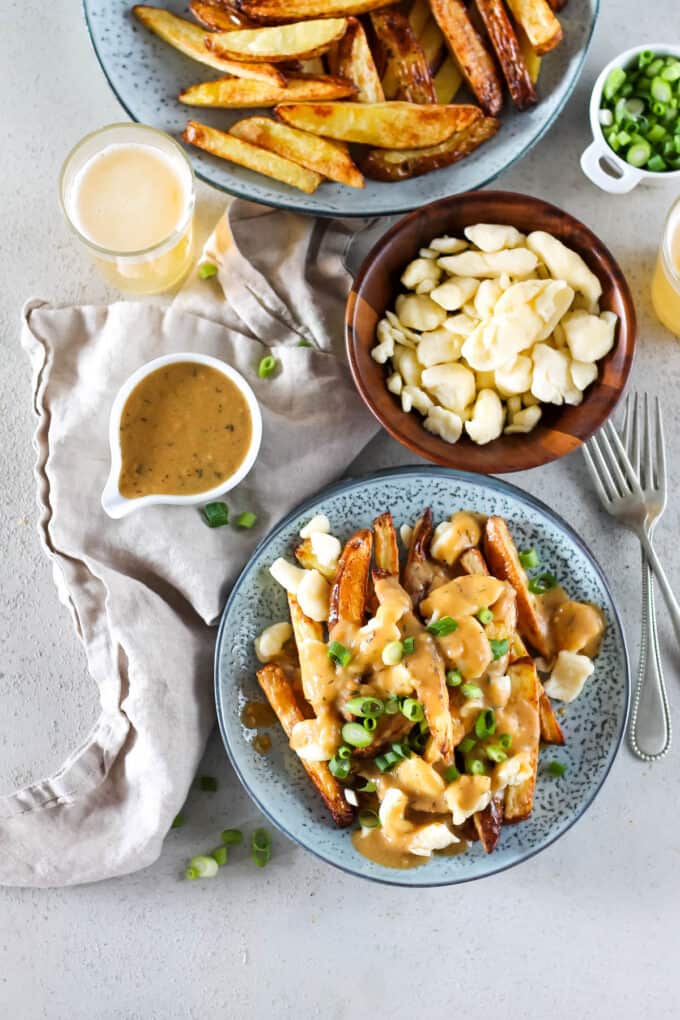 Easy Vegetarian Poutine with Homemade Gravy & Oven Fries - Hey ...